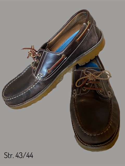 Udlejning sejlersko og 80'er Kostumer hos Alice Kostumeland